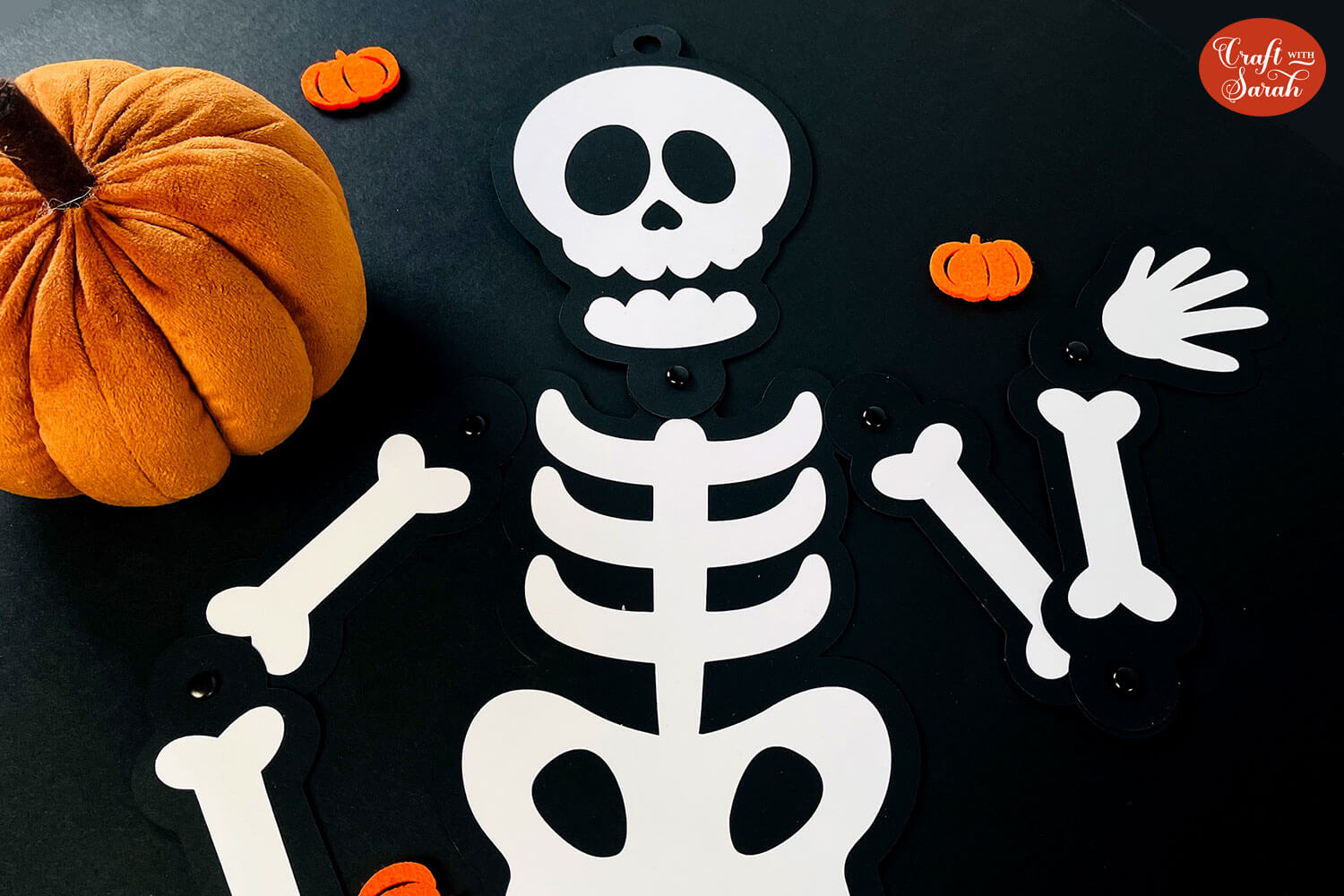 HCC 2024 Day 16: Giant Movable Skeleton - Craft with Sarah