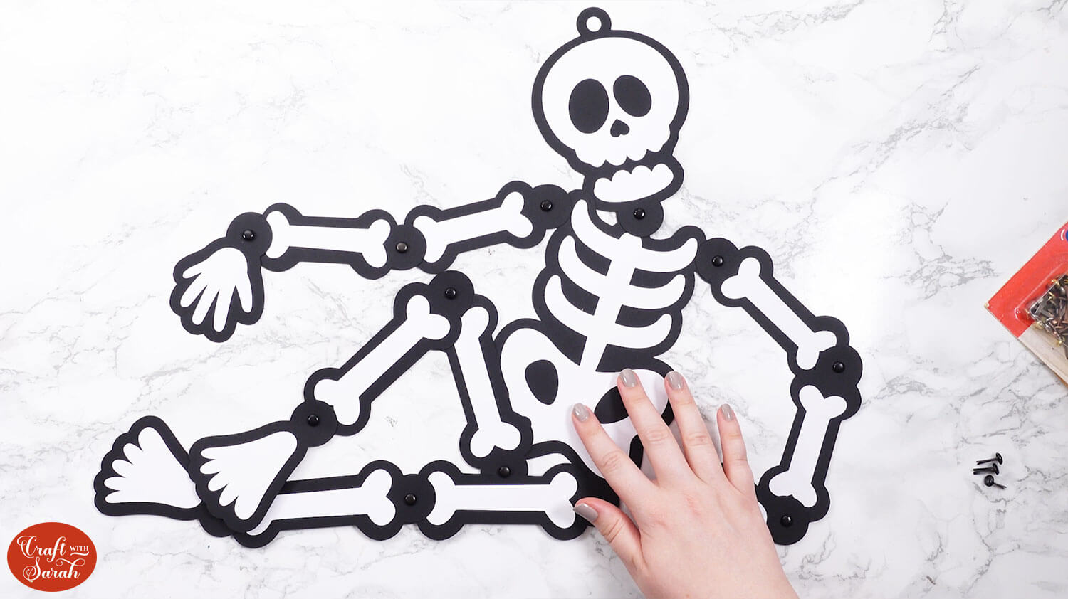 HCC 2024 Day 16: Giant Movable Skeleton - Craft with Sarah